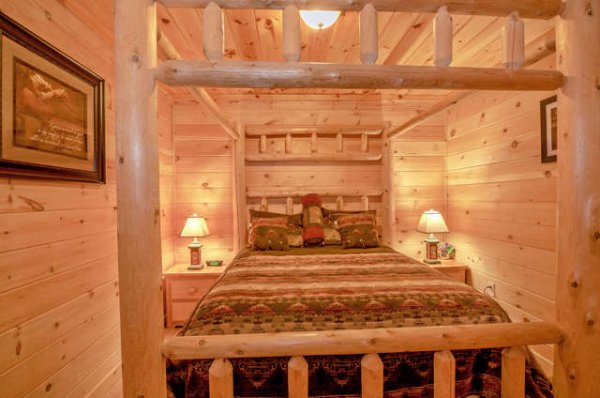 Golden View Lodge Cabin - 6 bedroom 5 bathroom/sleeps 20