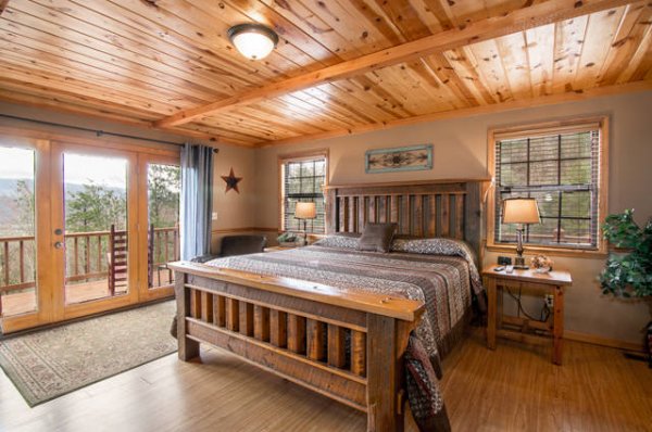 Golden View Lodge Cabin - 6 bedroom 5 bathroom/sleeps 20