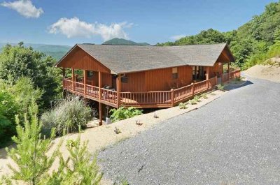 Golden View Lodge Cabin - 6 bedroom 5 bathroom/sleeps 20